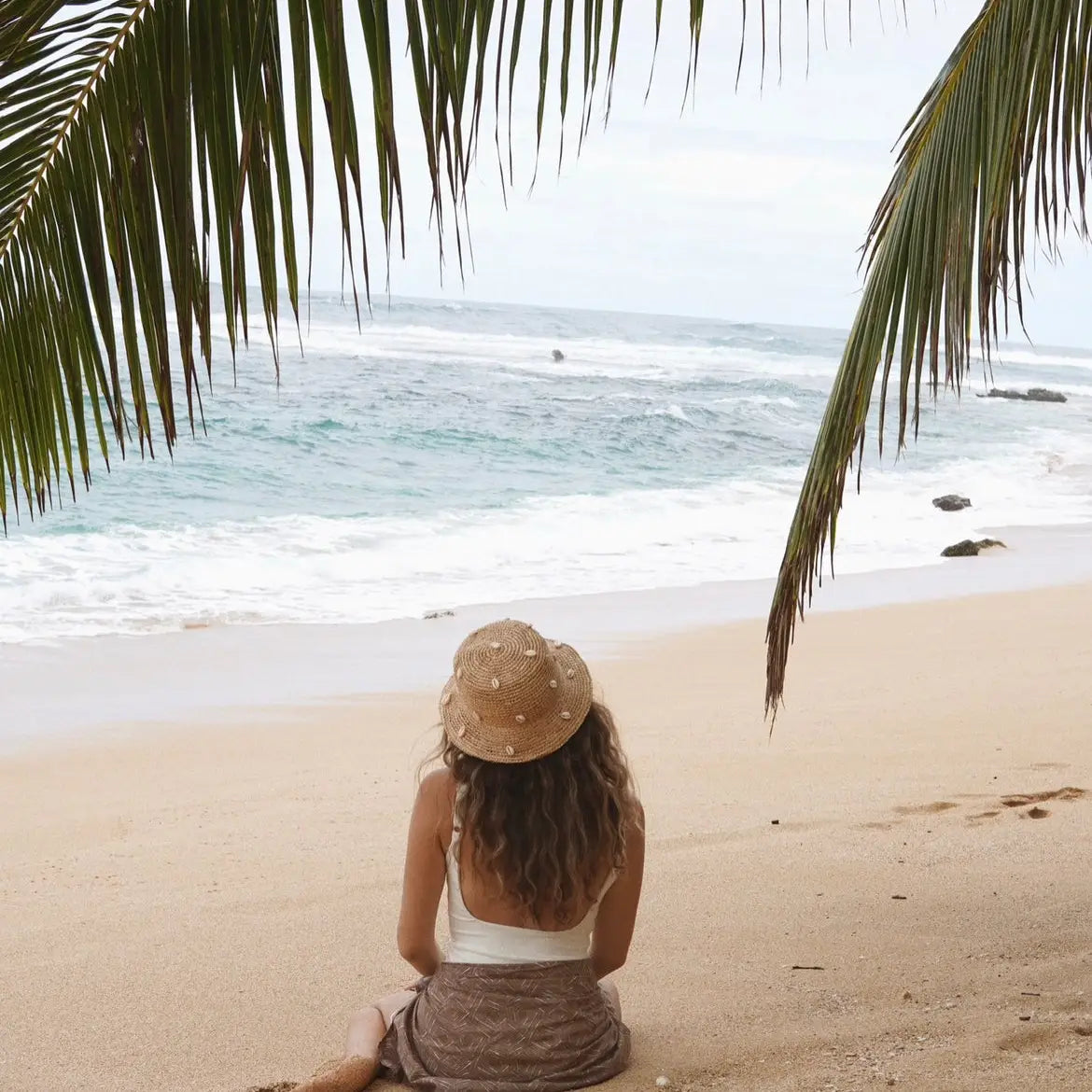 Puka Dot- Cowry Shell Raffia Bucket Hat – The Ivy Edit